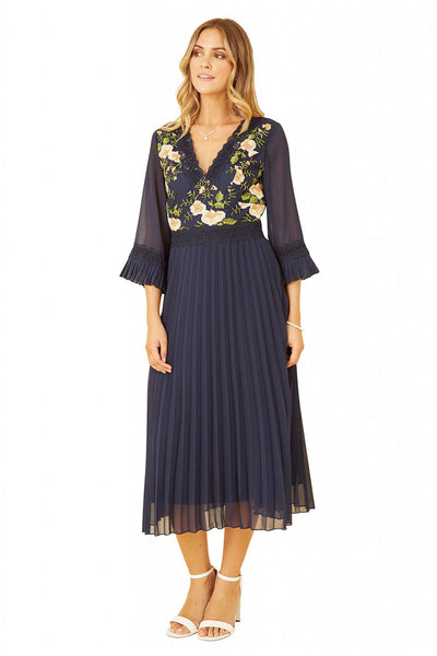 Yumi Navy Embroidered Floral Pleated Midi Dress – Tradegala Yumi Navy Embroidered Floral Pleated Midi Dress – Tradegala